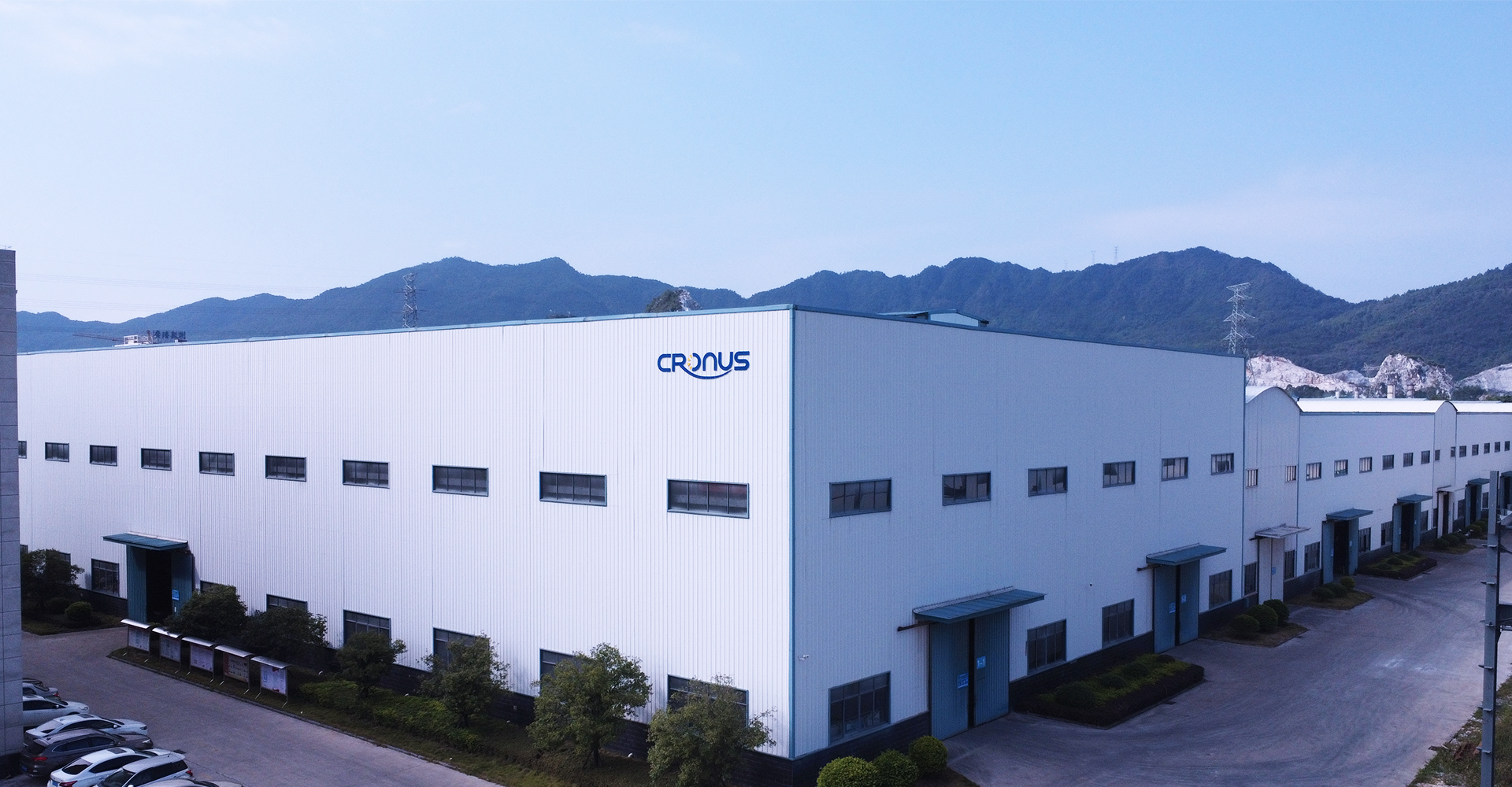 Wear Parts of Raymond Mill - Cronus Machinery.